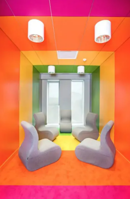 Bring in the colors of summer with Ecophon Focus™ | Saint-Gobain